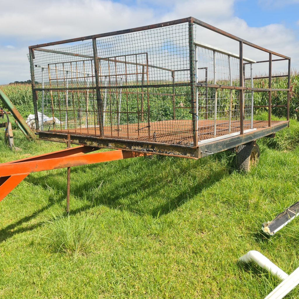 Farm trailer – Borgy's Farm Stuff